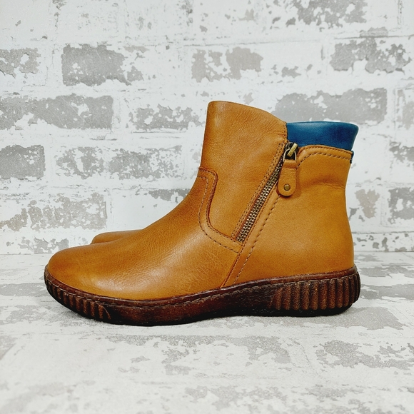 Clarks | Shoes | New Clarks Magnolia Haley Brown Leather Zip Up Ankle ...